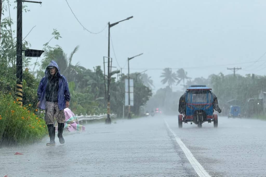 Super typhoon nears: Evacuees in Philippines, Taiwan take shelter