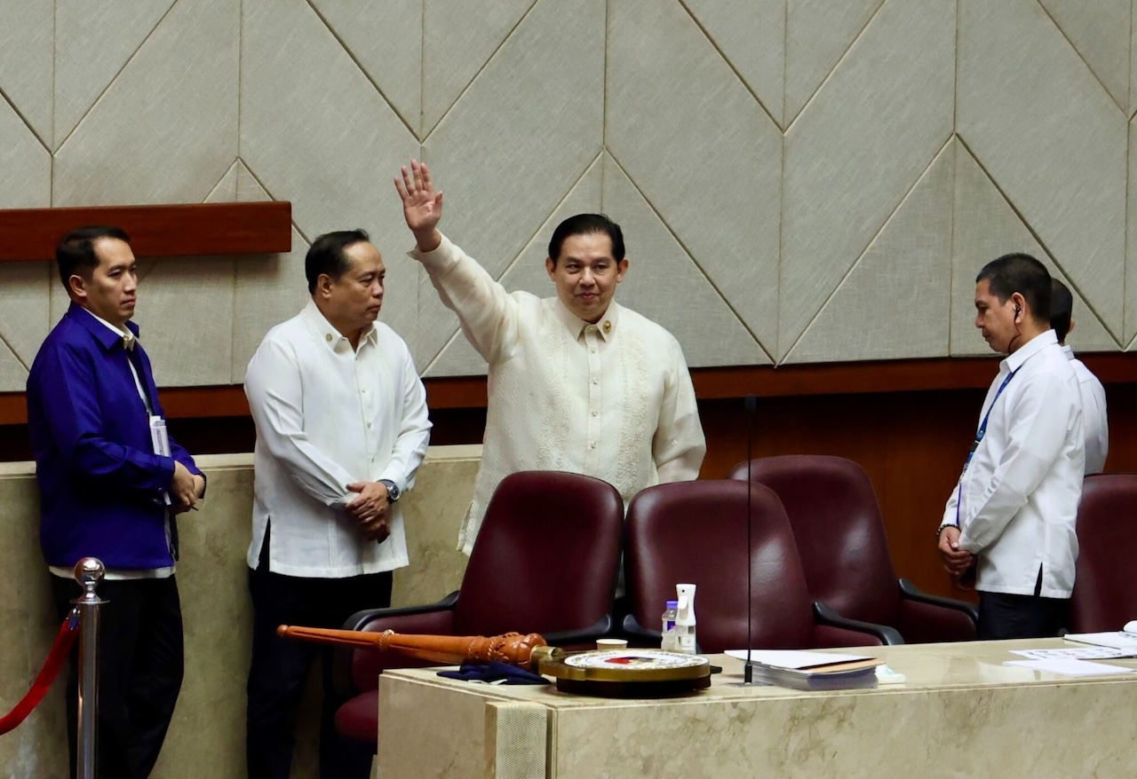 Martin Romualdez formally steps down as House Speaker