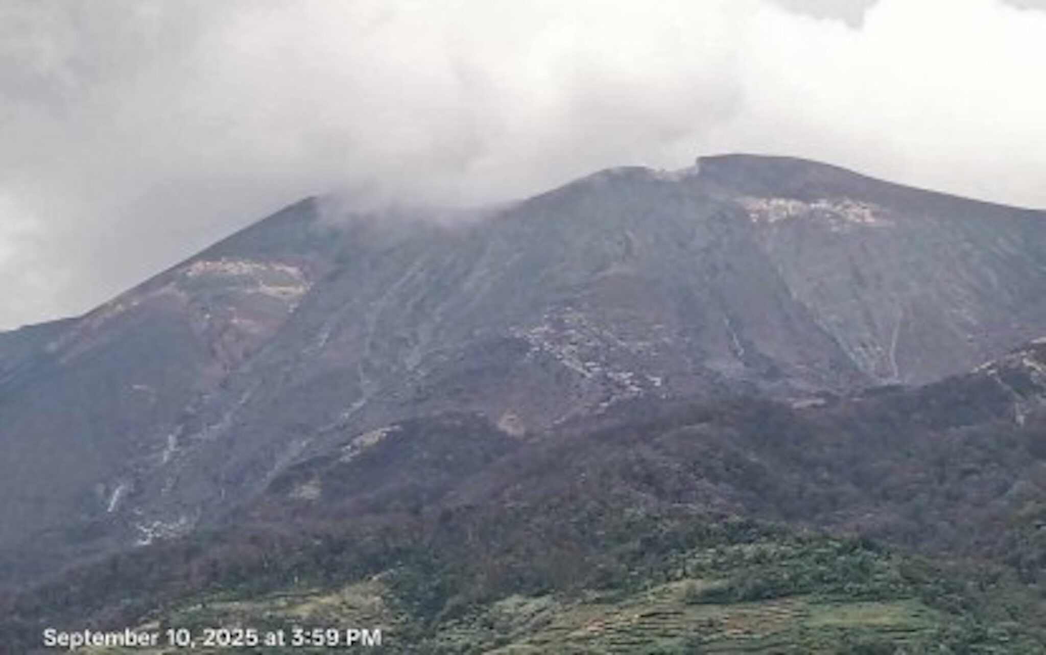 Kanlaon Volcano: Phreatic eruption possible as quakes intensify