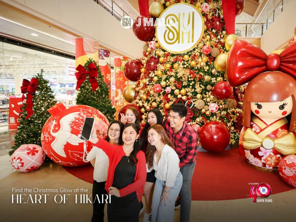 SM J Mall’s first Tree Lighting: Finding the Heart of Hikari | Cebu ...