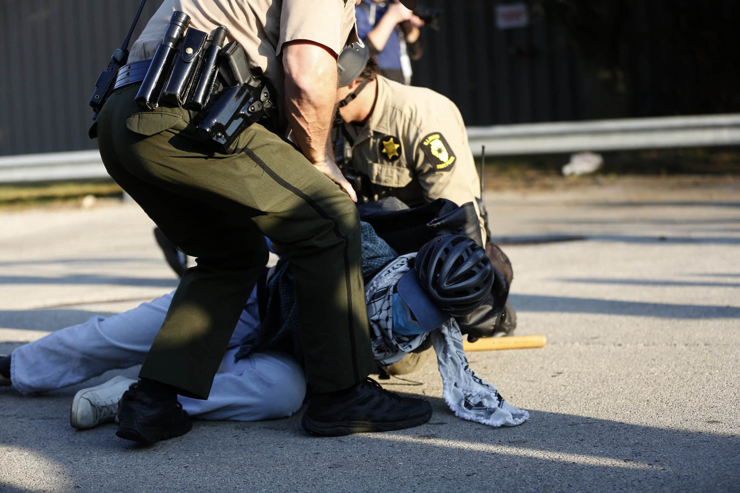 US: Immigration agents become increasingly aggressive in Chicago