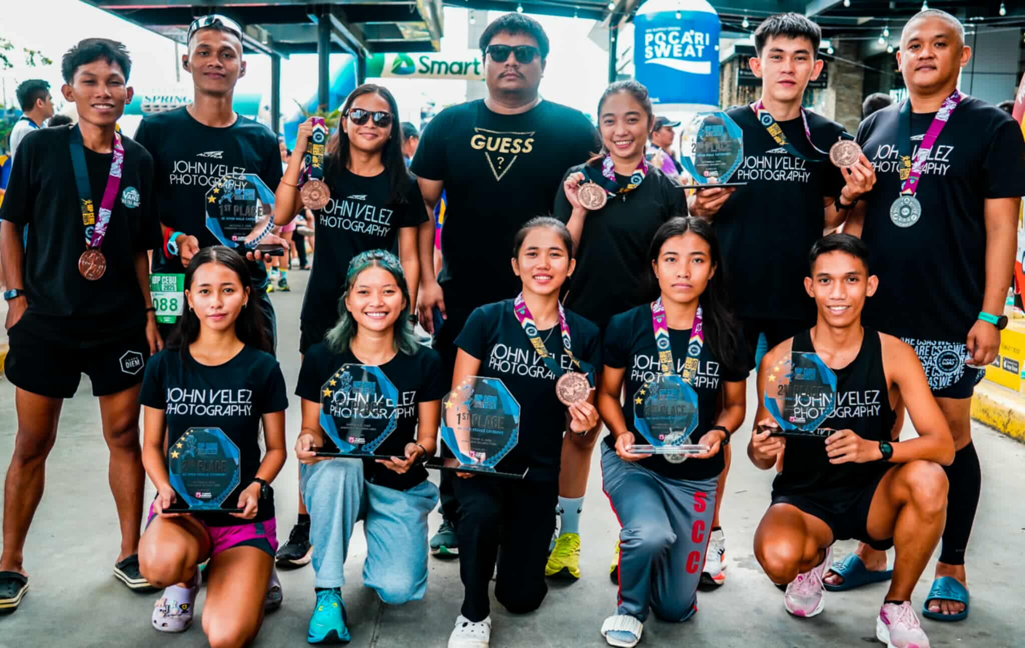Running group serves community on sixth anniversary | Cebu Daily News