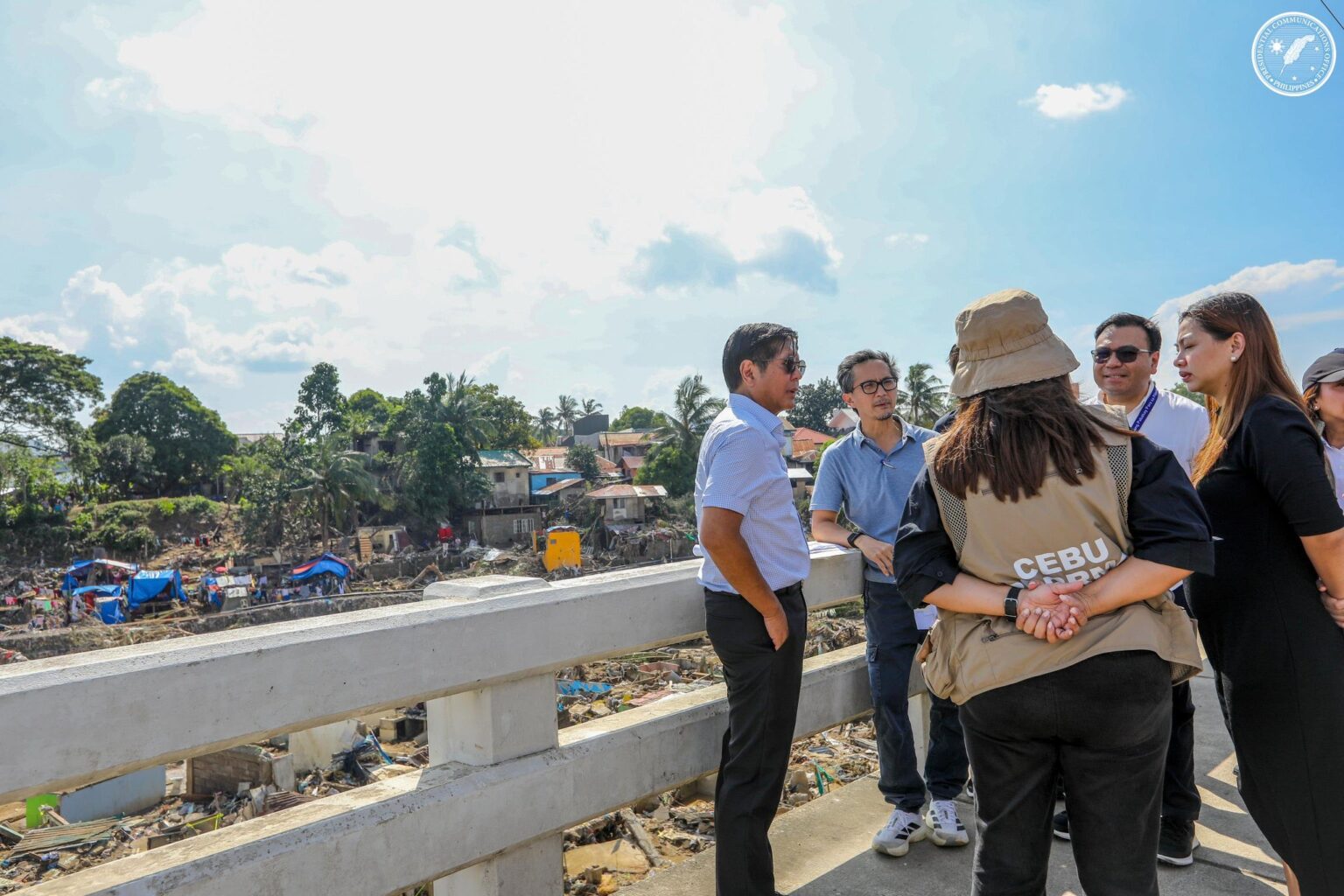 Marcos orders relocation of Cebuanos living in 'no-build zones'