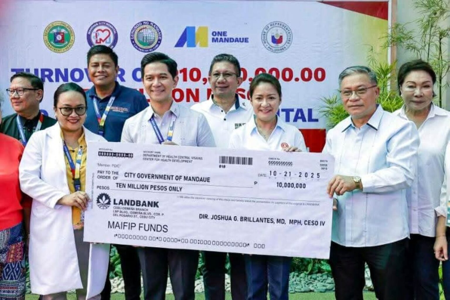 Mandaue City hospital receives P10M aid, new lab machines | Cebu Daily News