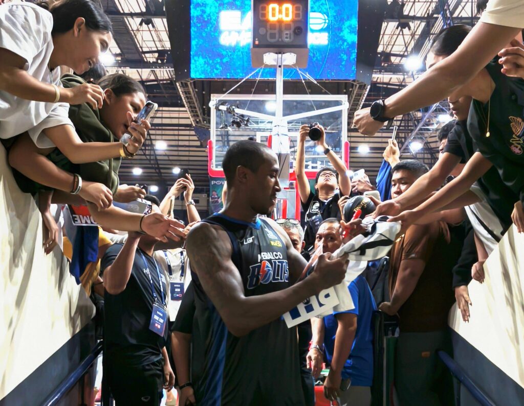 EASL: RHJ, Romero sets record as Meralco dominates Macau