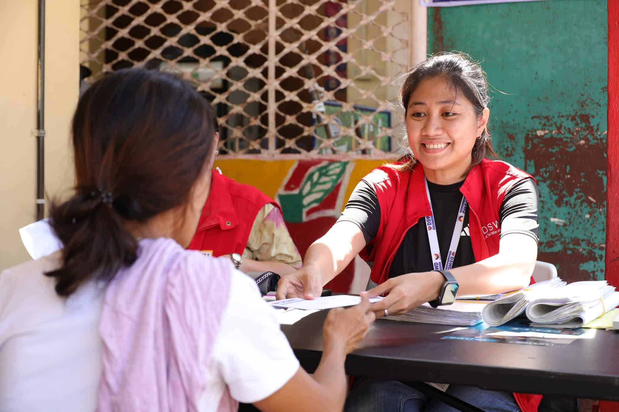 DSWD extends funeral, cash assistance to Tino-affected families