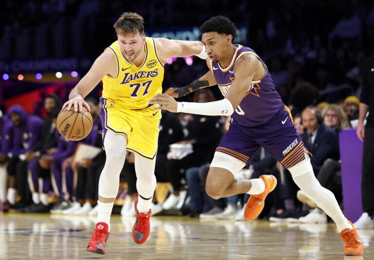 NBA: Suns end Lakers 7-game win streak with 125-108 victory