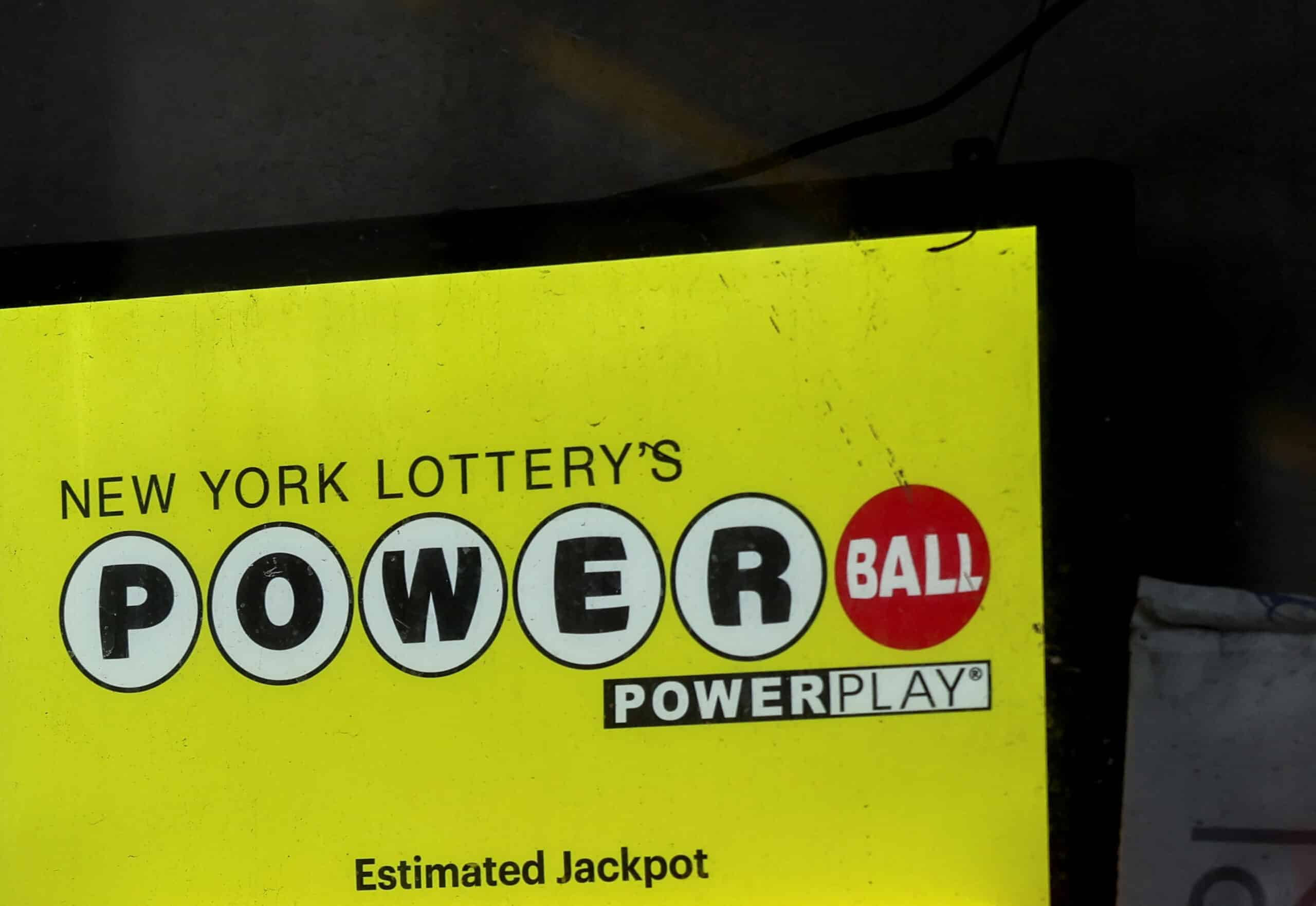 US lottery player wins $1.8 billion Powerball on Christmas Eve