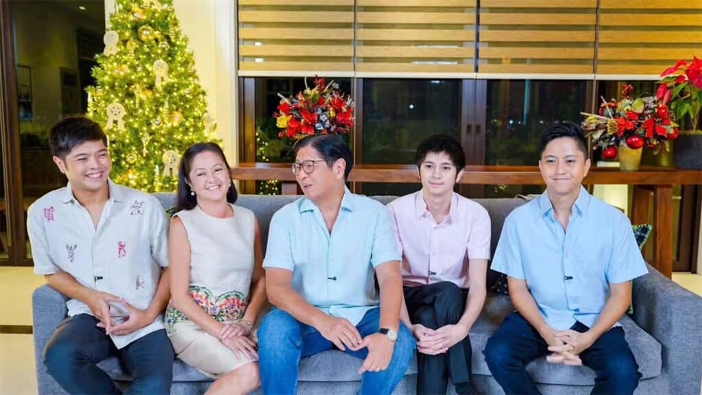 Marcos family shares ‘lots of love’ in Malacañang Christmas shoot