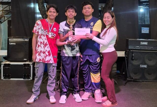 SE7EN Accuracy U17 Tatluhan Chess champions: Powerpuff Boys