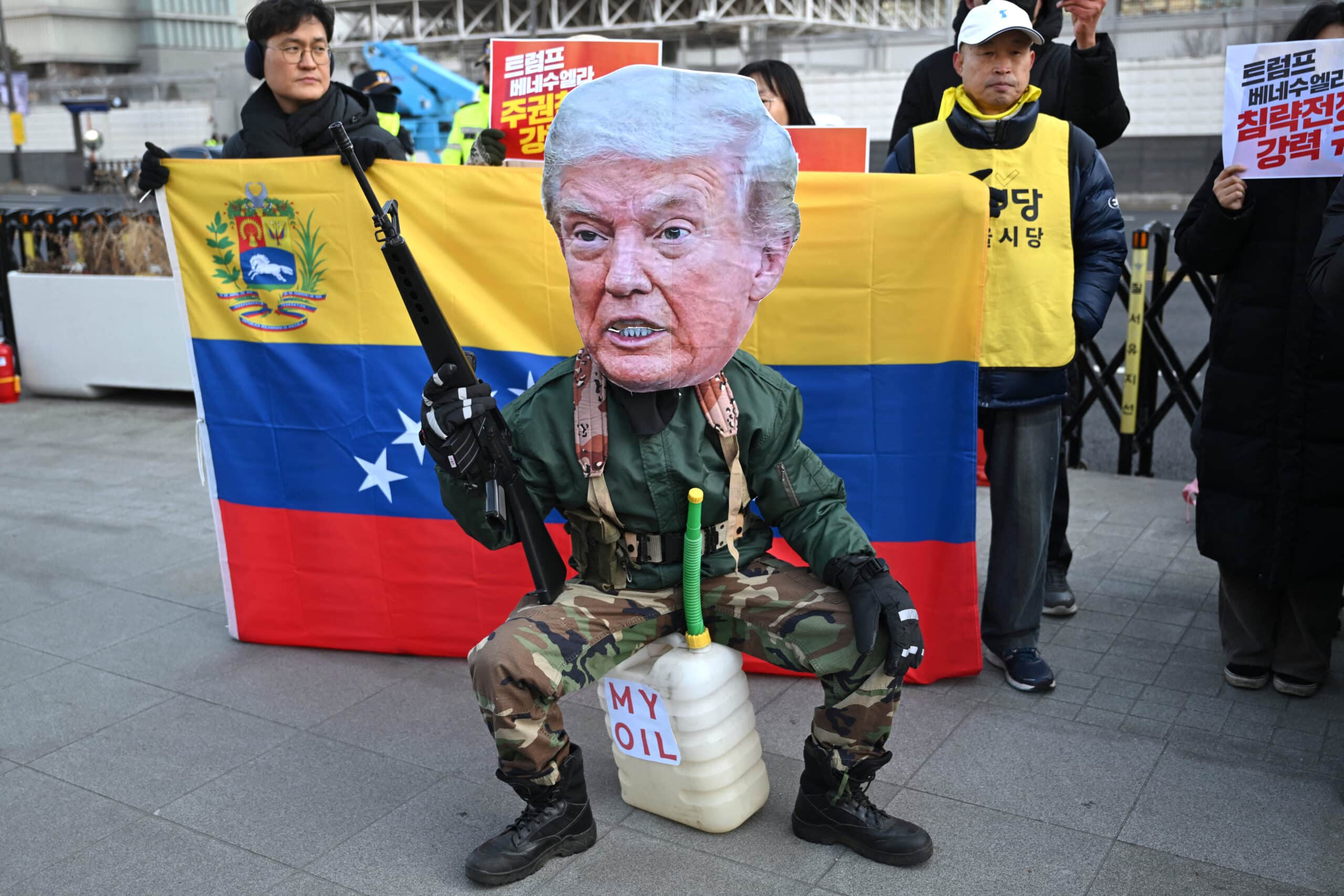 US plan to 'run' Venezuela - a similar cast, plus threats