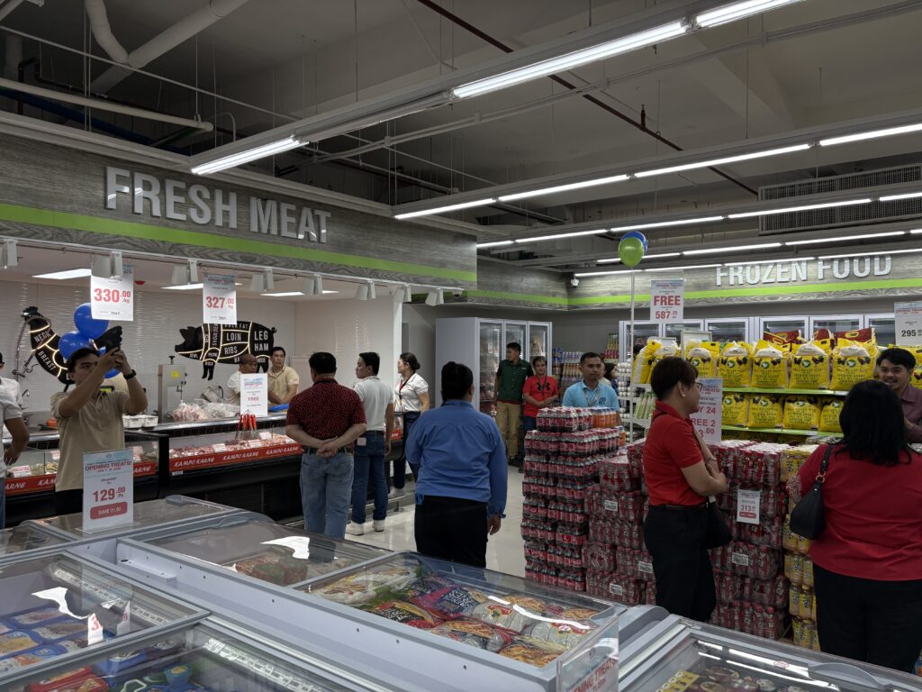 Metro Supermarket opens at Patria de Cebu
