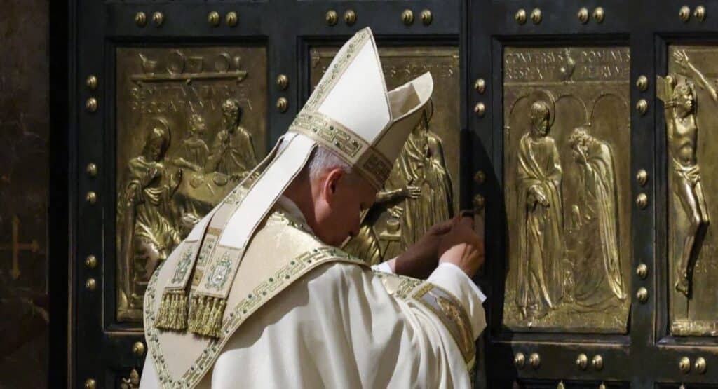 Pope Leo XIV closes 2025 Holy Year with critique of consumerism and ...