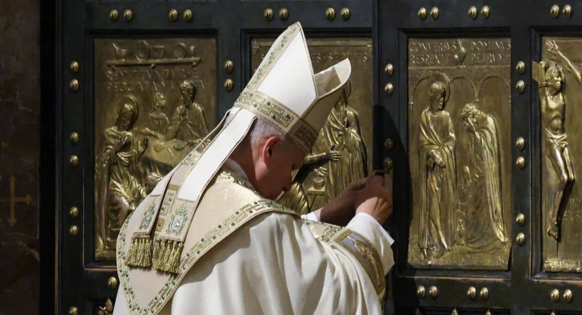 Pope Leo XIV closes 2025 Holy Year with critique of consumerism and ...