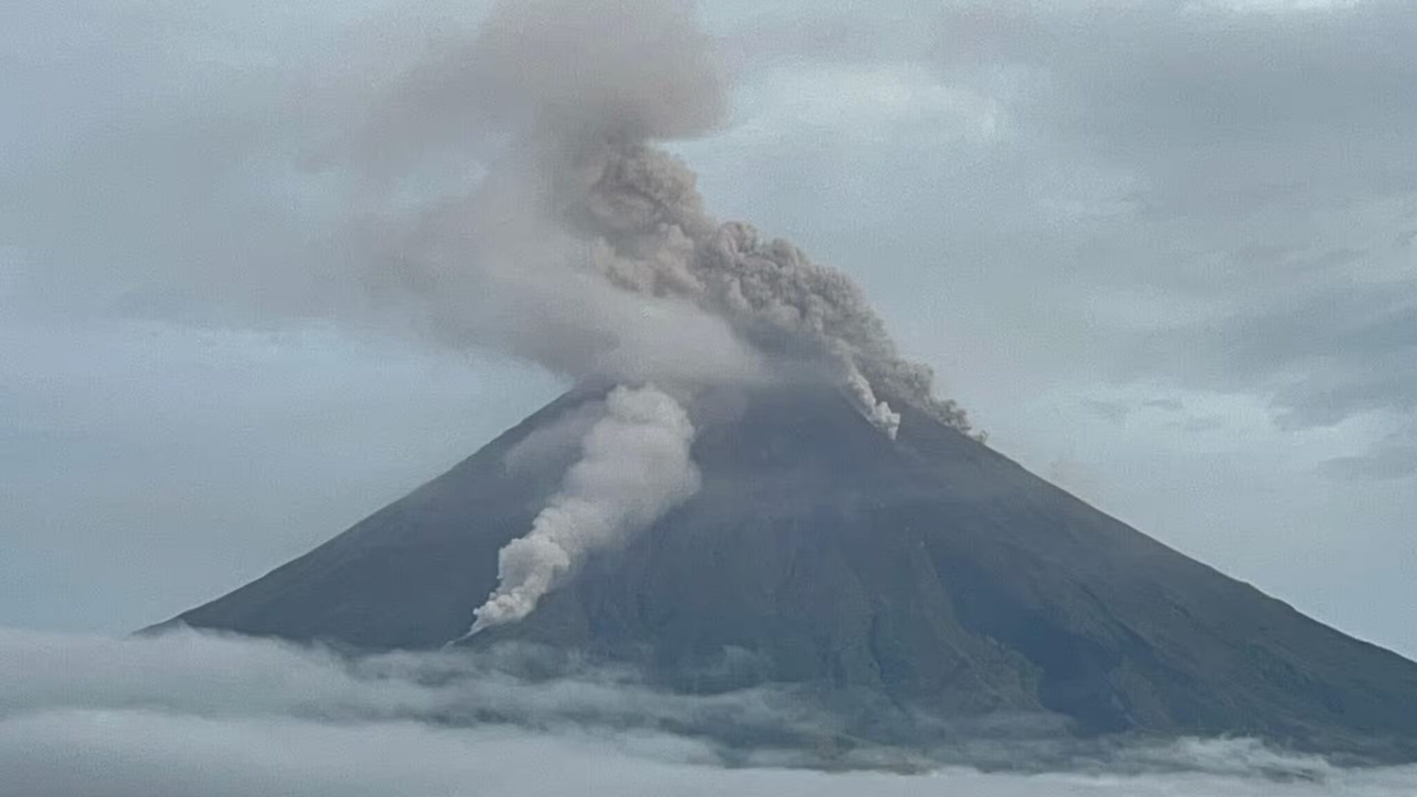 Mayon Volcano shows elevated seismic energy release — Phivolcs
